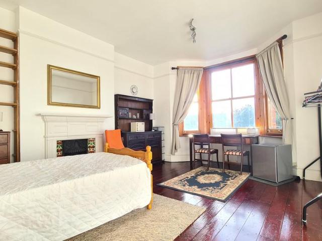 1 bedroom house share to rent