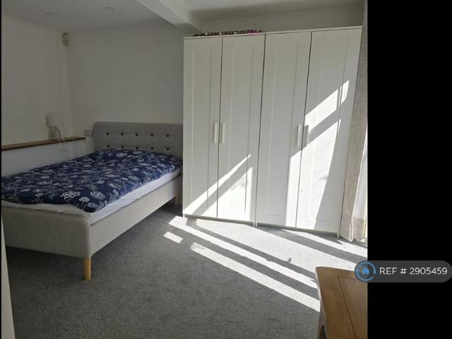 1 bedroom house share to rent