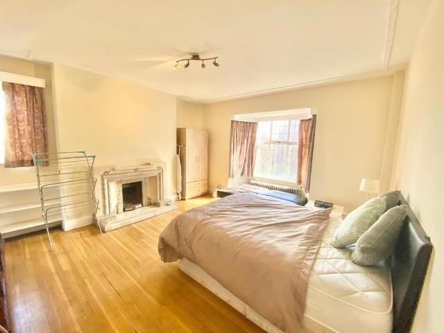 1 bedroom house share to rent