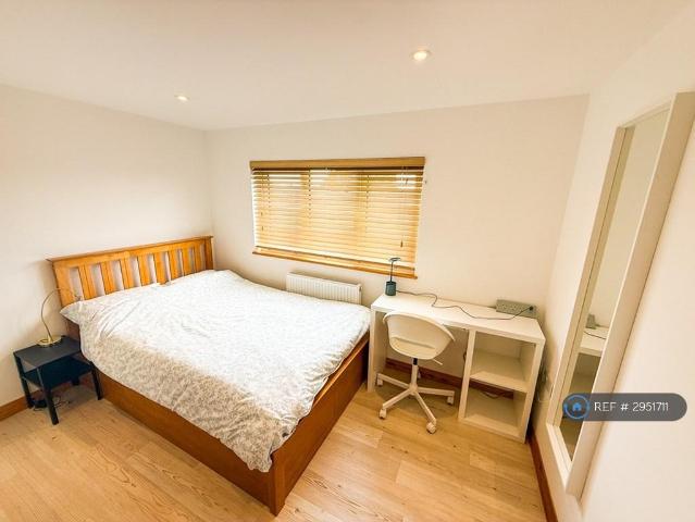 1 bedroom house share to rent