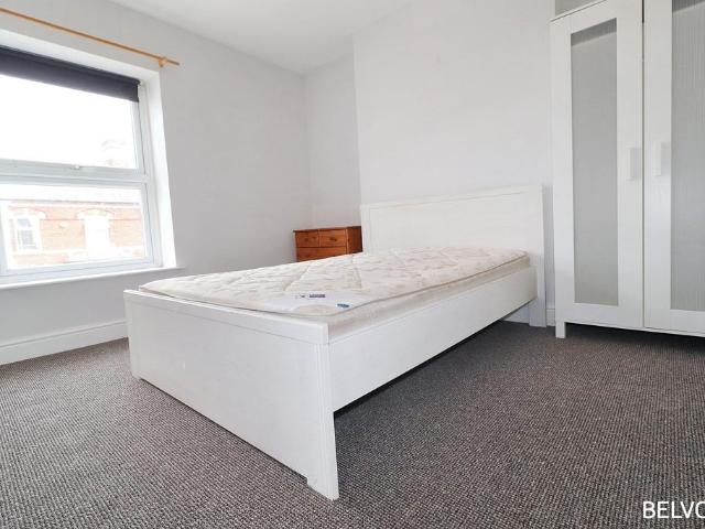 1 bedroom house share to rent
