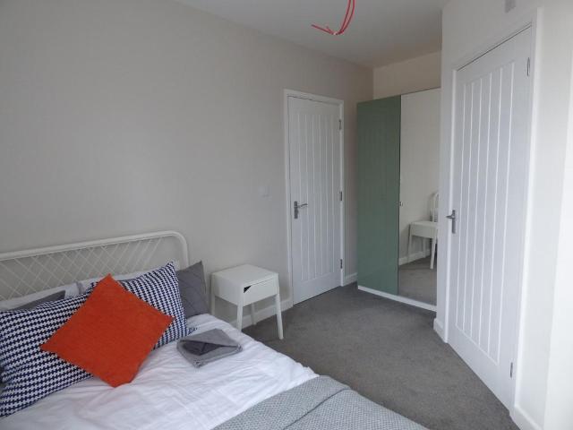 1 bedroom house share to rent