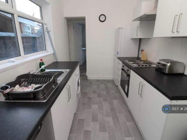 1 bedroom house share to rent