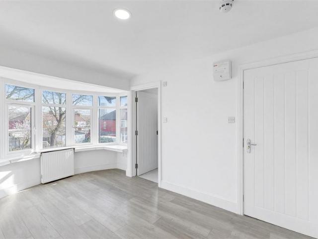 1 bedroom house share to rent