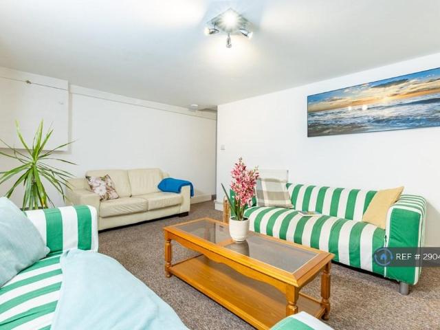 1 bedroom house share to rent