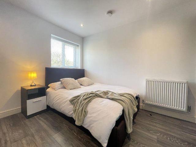 1 bedroom house share to rent