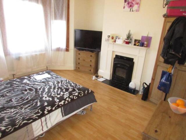 1 bedroom house share to rent