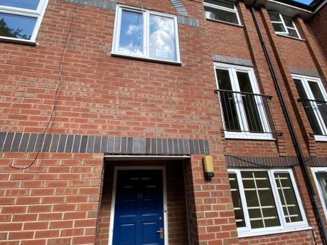1 bedroom house share to rent