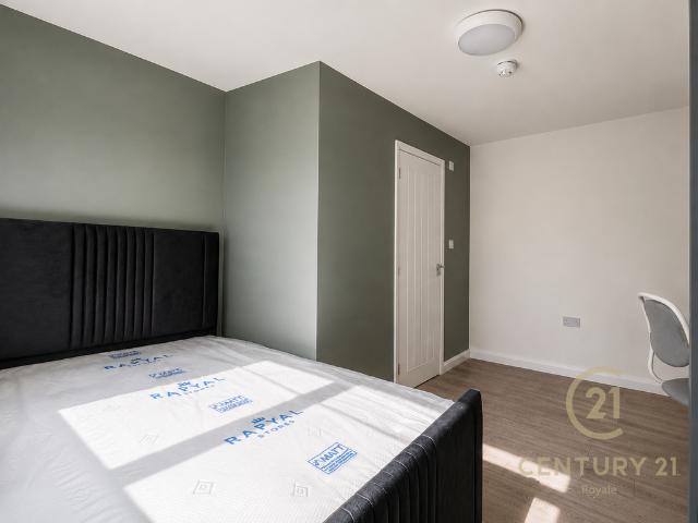 1 bedroom house share to rent