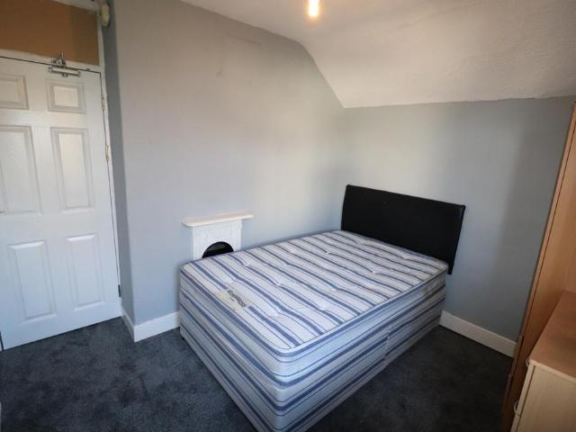 1 bedroom house share to rent