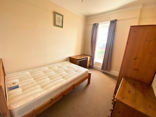 1 bedroom house share to rent