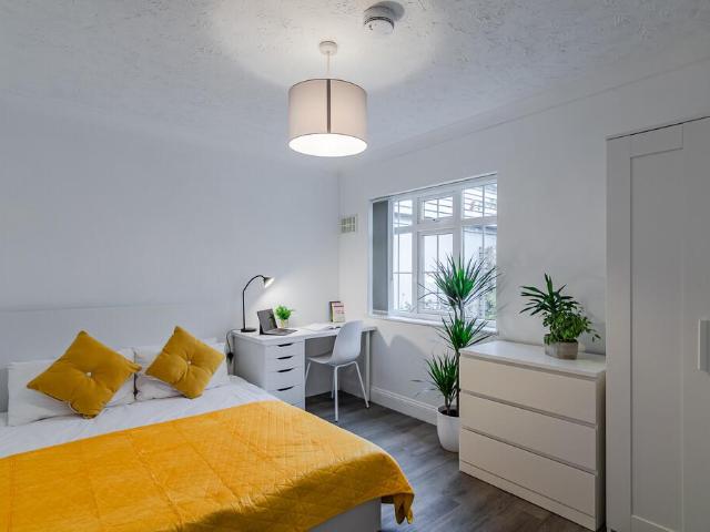 1 bedroom house share to rent