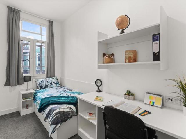 1 bedroom house share to rent