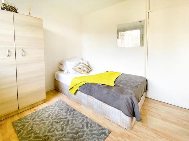 1 bedroom house share to rent