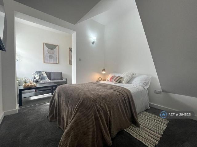 1 bedroom house share to rent