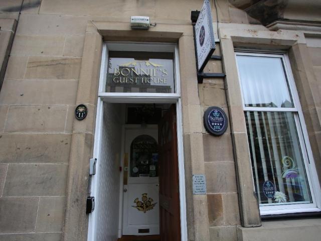 1 bedroom house share to rent