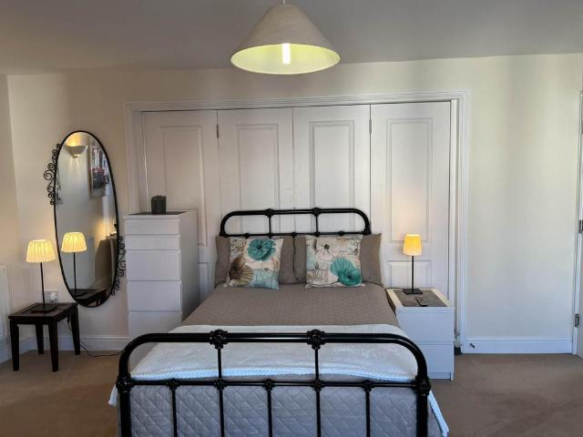 1 bedroom house share to rent
