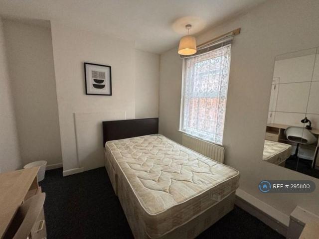 1 bedroom house share to rent