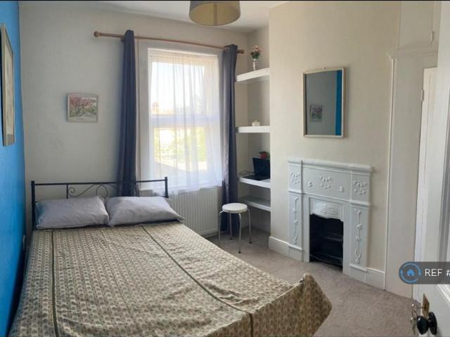 1 bedroom house share to rent