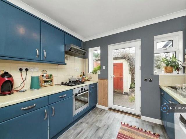 1 bedroom house share to rent