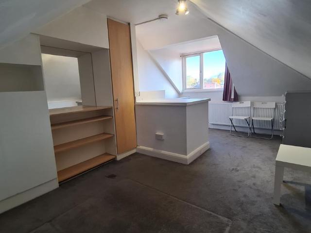 1 bedroom house share to rent