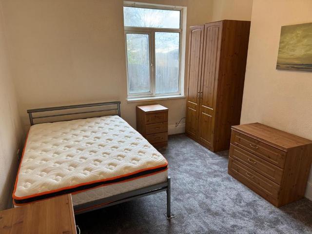 1 bedroom house share to rent