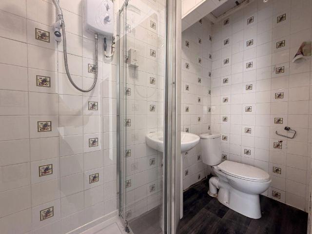 1 bedroom house share to rent