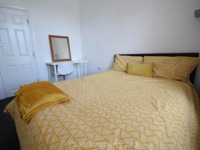 1 bedroom house share to rent