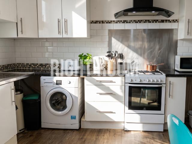 1 bedroom house share to rent