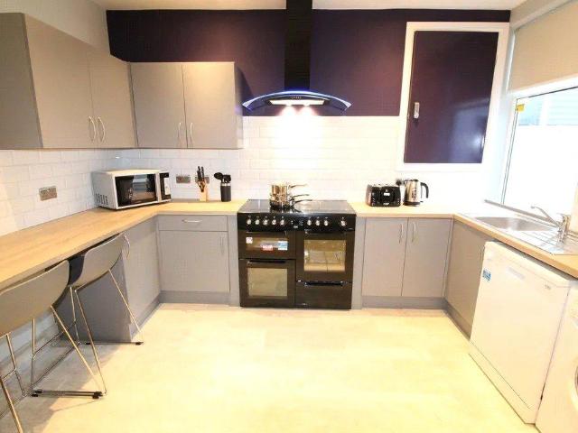 1 bedroom house share to rent