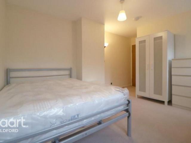 1 bedroom house share to rent