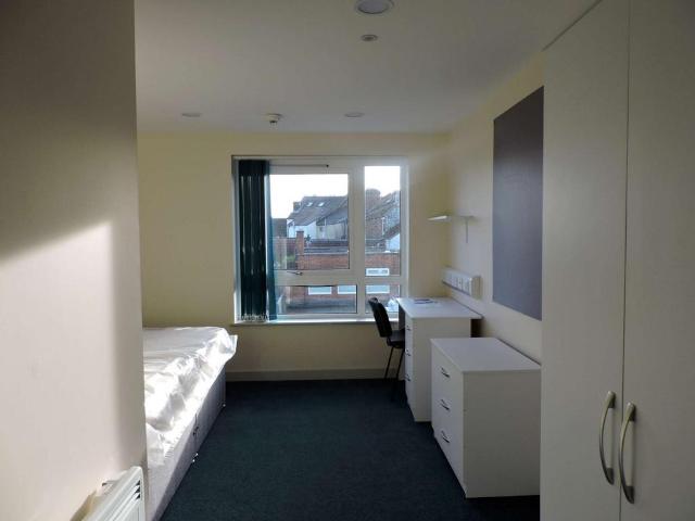 1 bedroom house share to rent