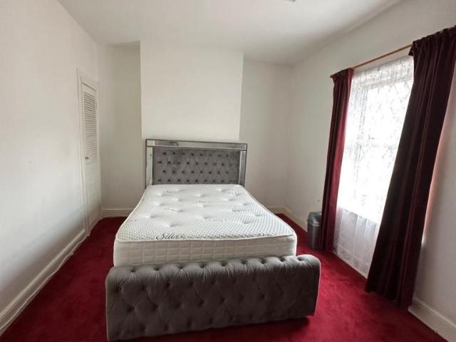1 bedroom house share to rent