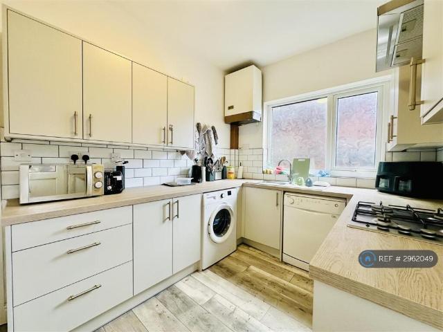 1 bedroom house share to rent