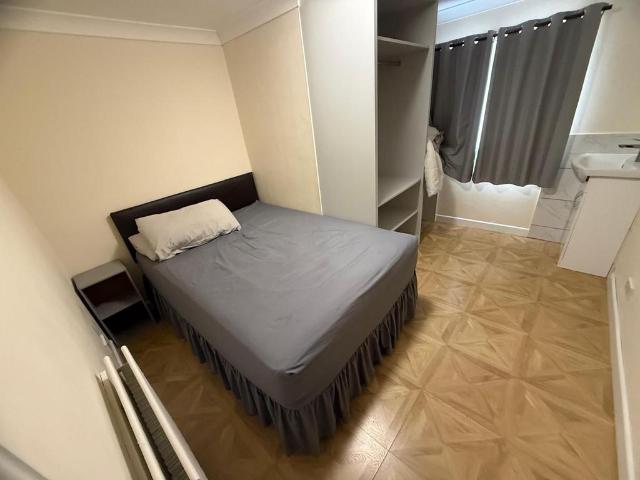 1 bedroom house share to rent