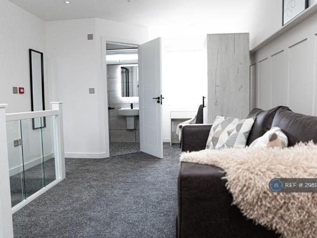 1 bedroom house share to rent
