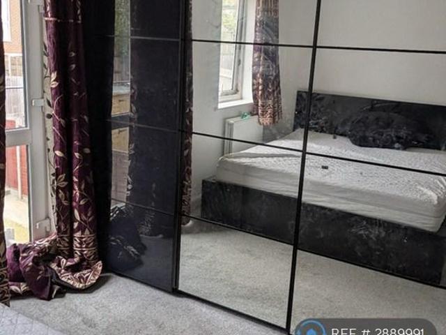1 bedroom house share to rent