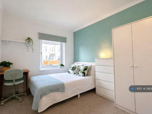 1 bedroom house share to rent