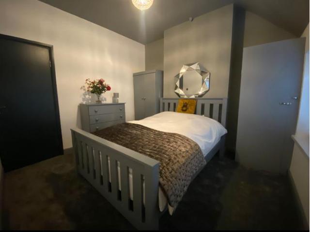 1 bedroom house share to rent