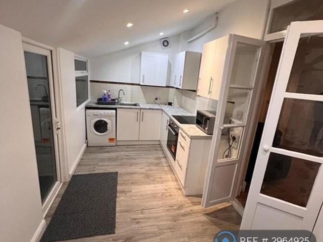 1 bedroom house share to rent