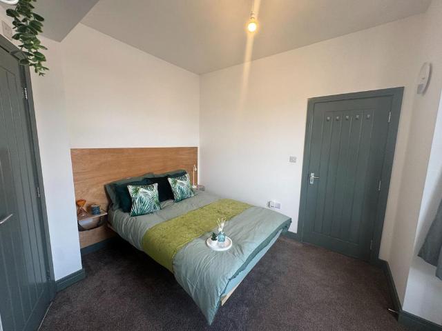 1 bedroom house share to rent