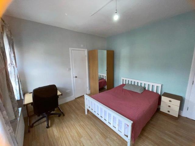 1 bedroom house share to rent