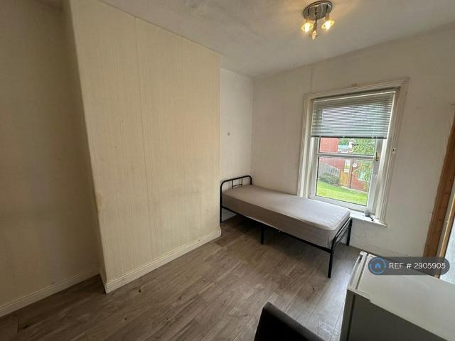 1 bedroom house share to rent