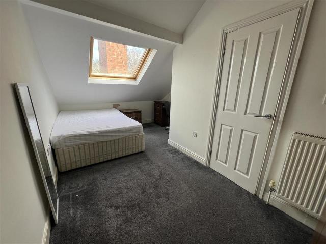1 bedroom house share to rent