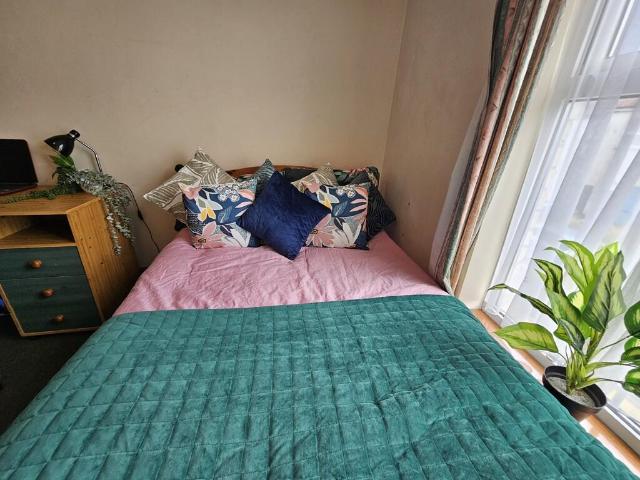 1 bedroom house share to rent