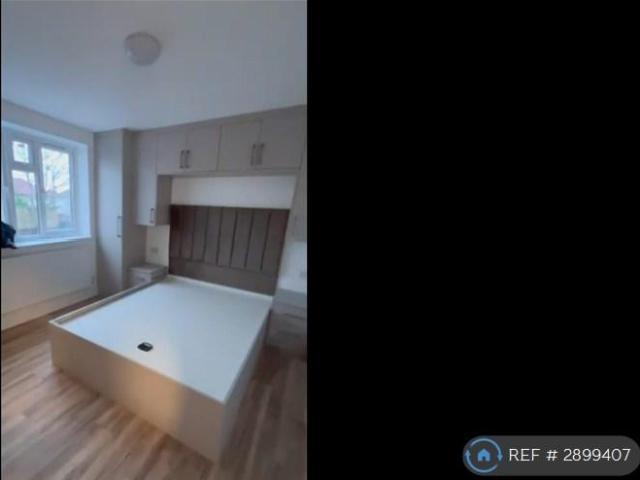 1 bedroom house share to rent