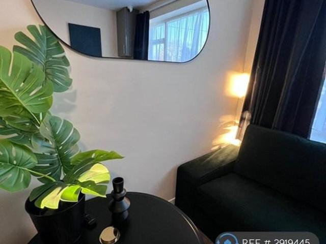 1 bedroom house share to rent