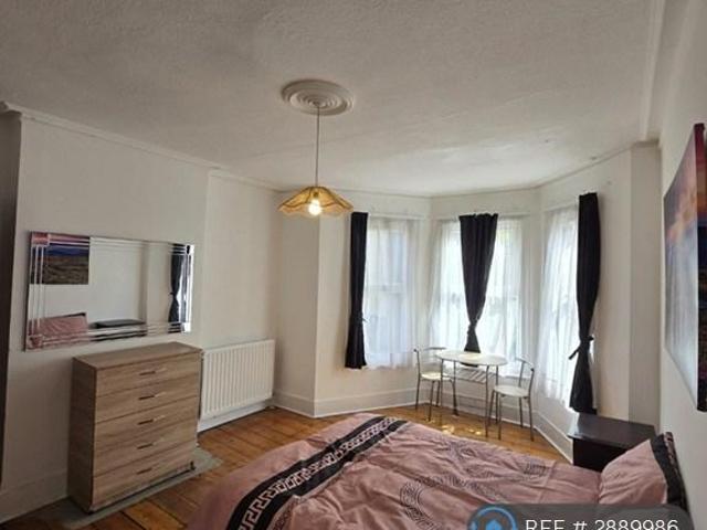 1 bedroom house share to rent