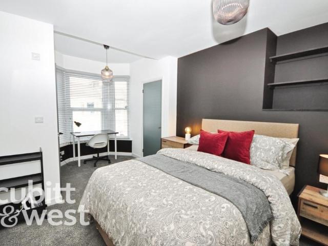 1 bedroom house share to rent