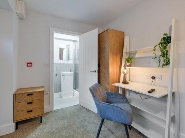 1 bedroom house share to rent